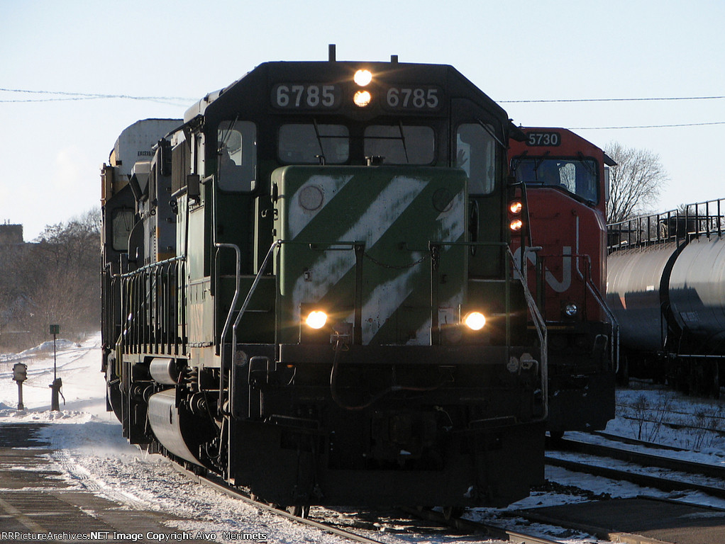 BNSF 6785 at Brantford